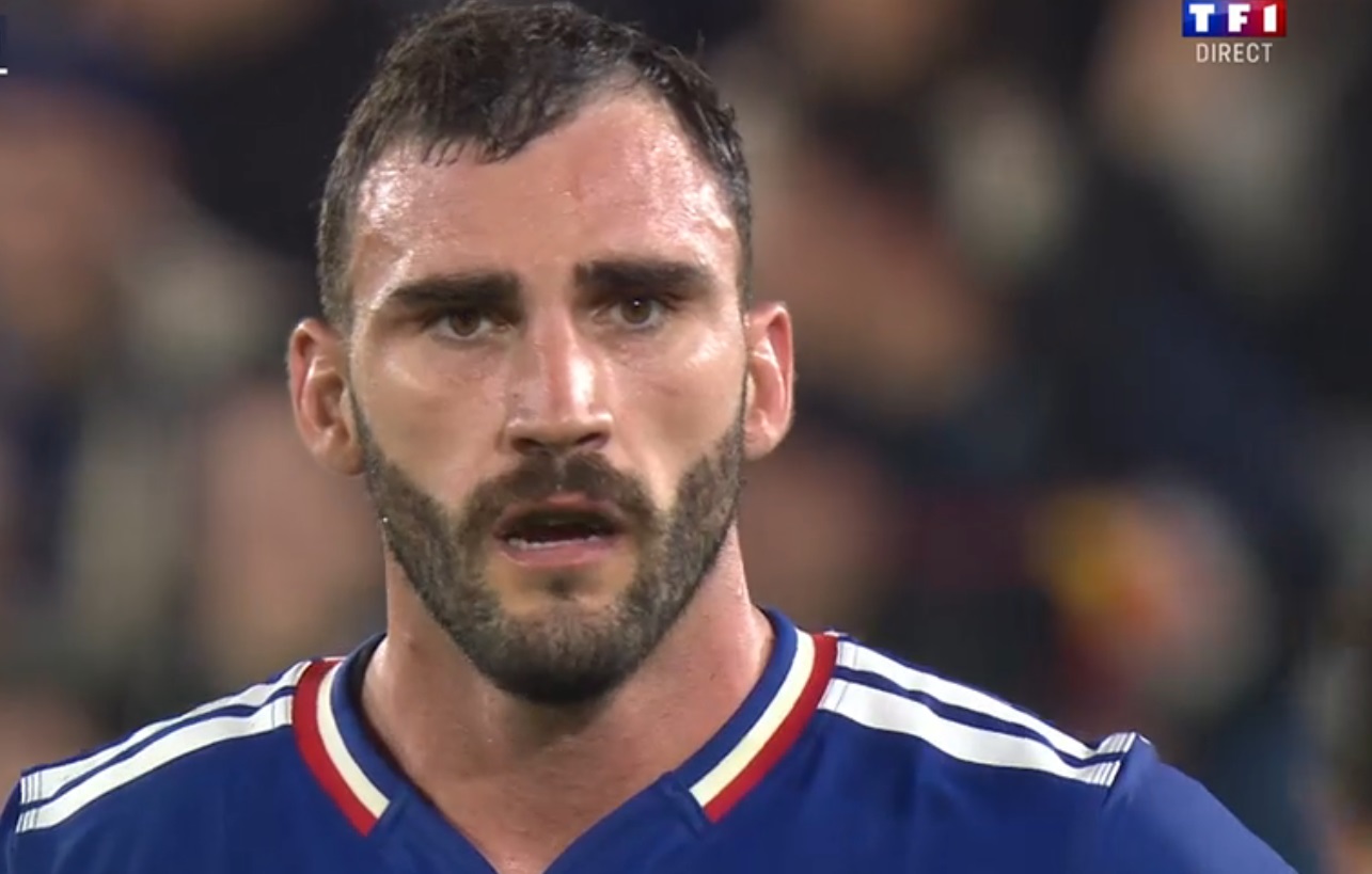 Le retour fracassant de Charles Ollivon : Repositionné en 4, il est élu homme du match contre ...