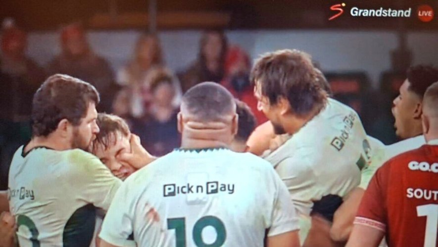 Victime d’une terrible fourchette d’Eben Etzebeth, Alex Mann brise le ...