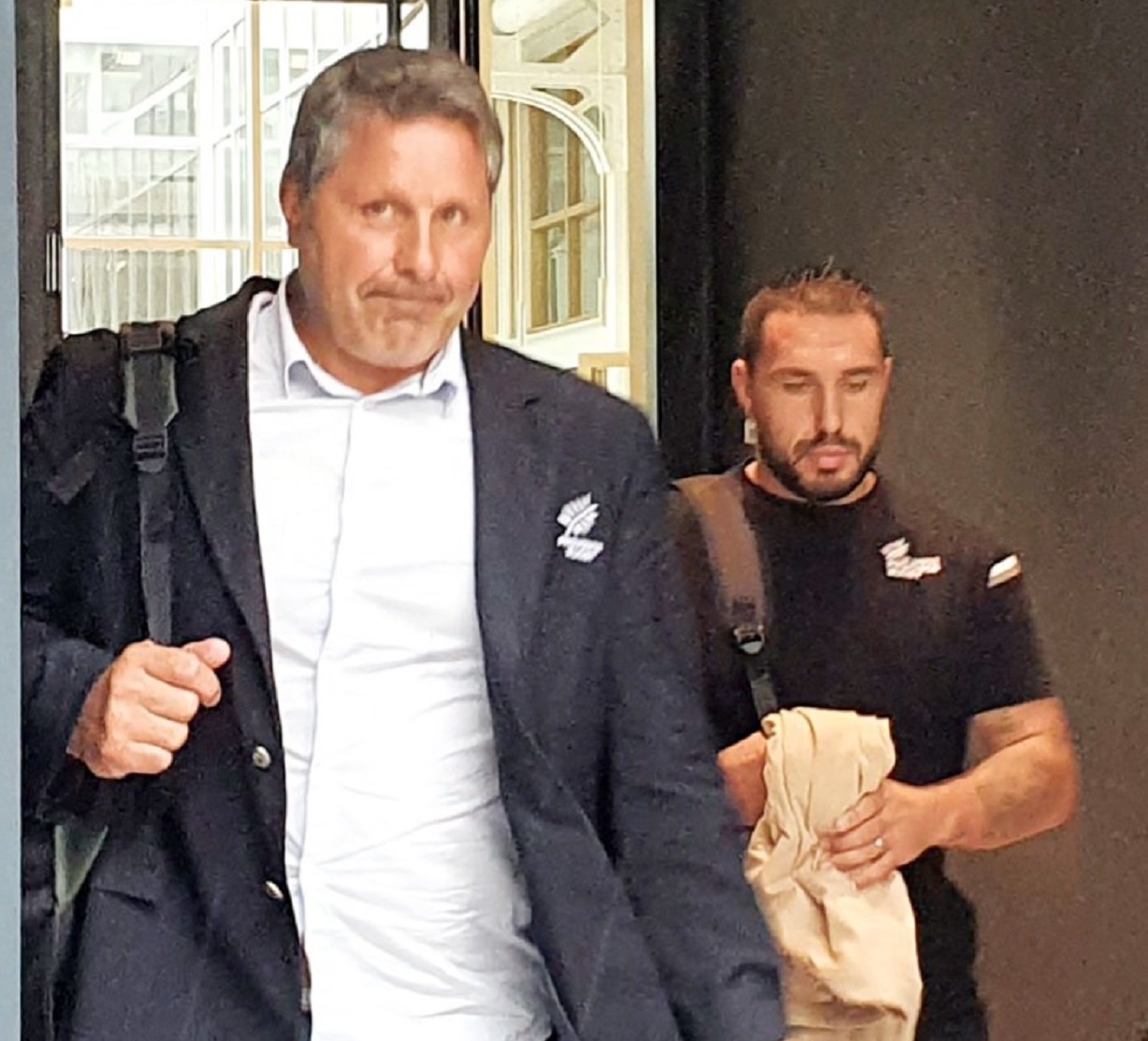 PHOTO : Ludovic Radosavljevic sort des locaux de la LNR après 2 heures ...