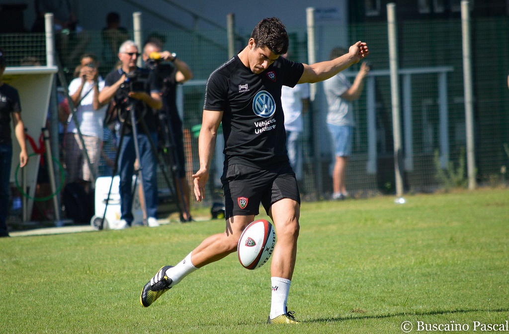 Le nouvel ouvreur du RCT, Pierre Bernard est heureux de la victoire ...