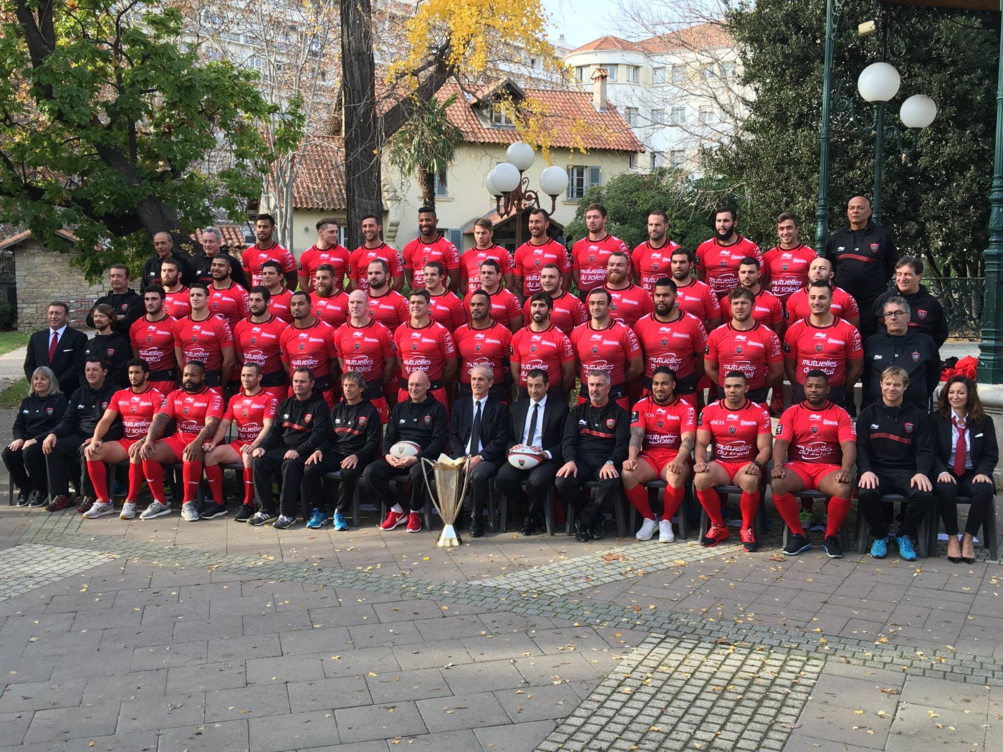 La photo officielle du Rugby Club Toulonnais 2015 / 2016 a été prise ...