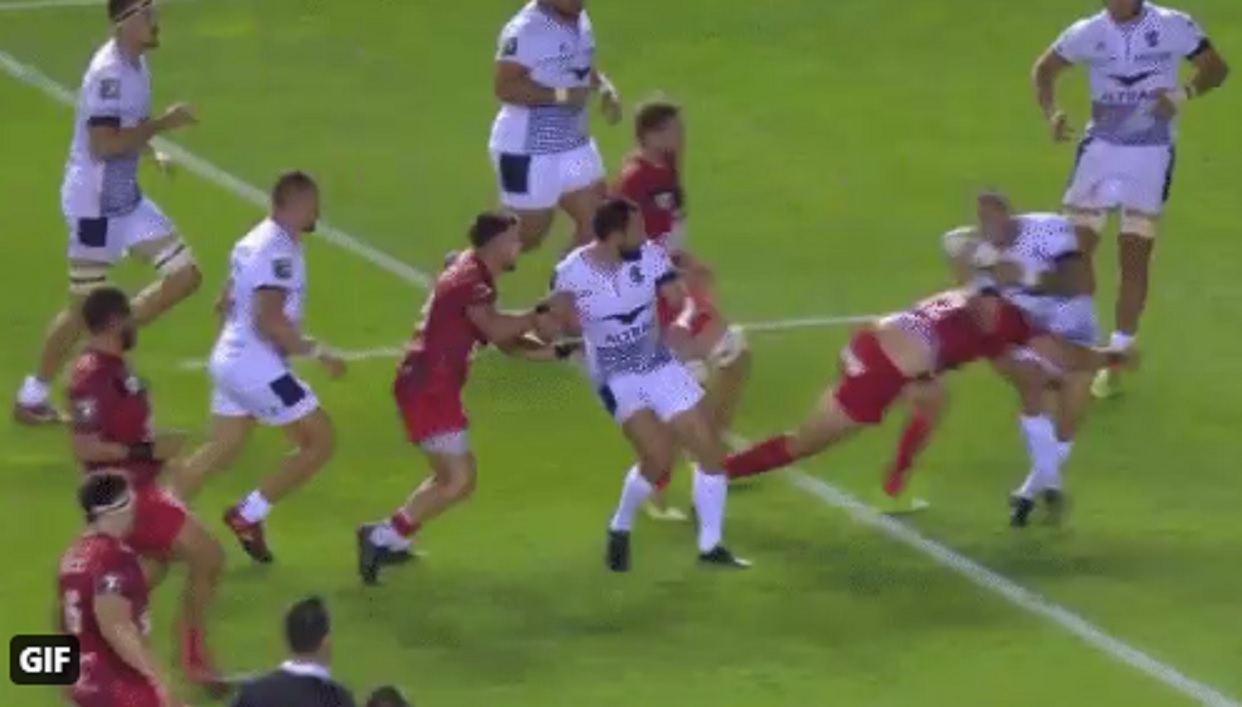 VIDEO : Atila Septar en mode sécateur à la tombée du ballon… BOOM ...