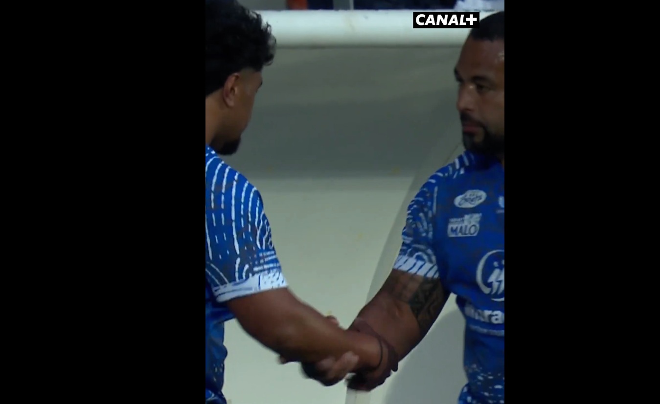VIDEO – Moment émotion : Le père et le fils Tafili entrent en jeu ...